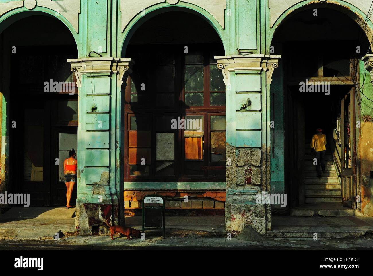 Old hispanic buildings hi-res stock photography and images - Alamy