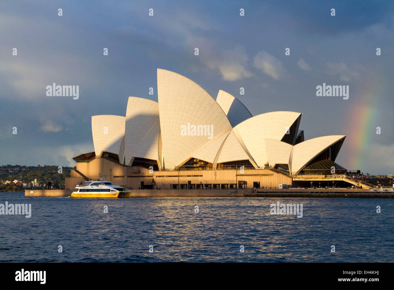 Australia, New South Wales, Sydney, Sydney Opera House by the architect ...