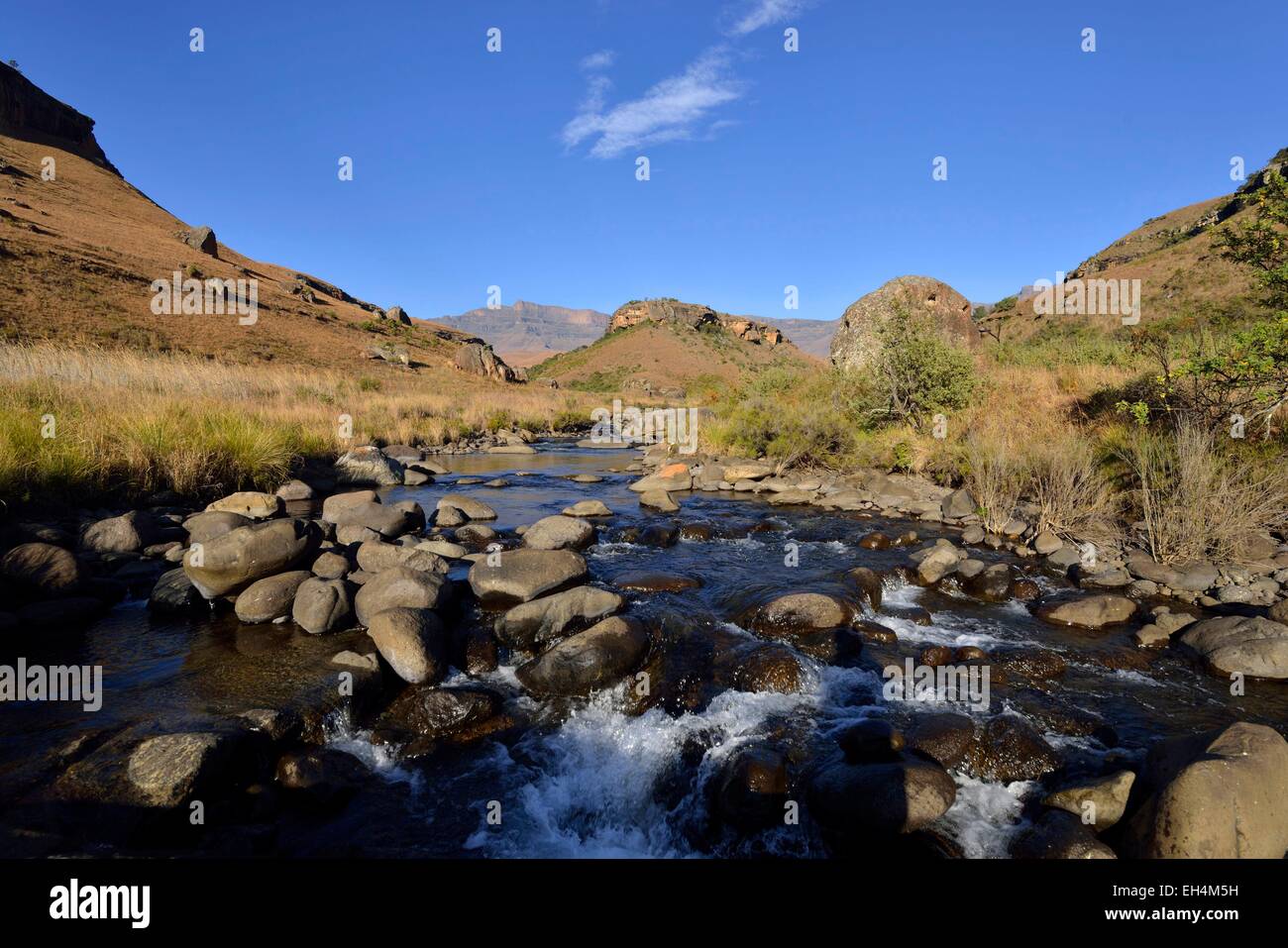 View drakensberg mountain south africa hi-res stock photography and ...