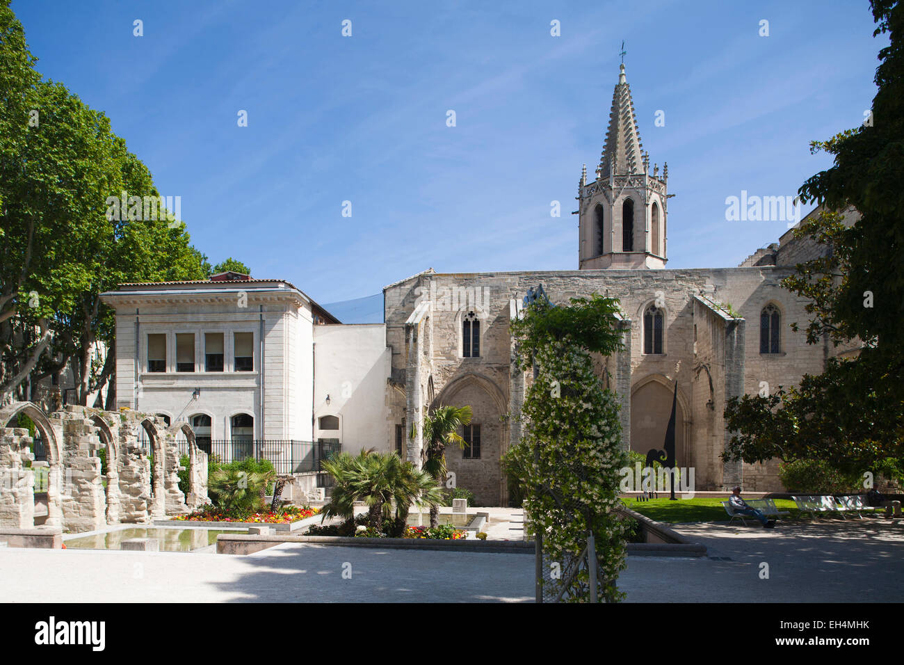 Avignon churches hi-res stock photography and images - Alamy