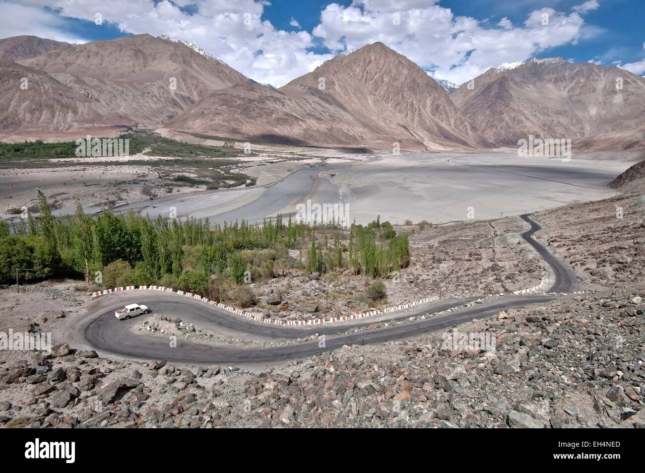 India, Jammu and Kashmir, Ladakh, Nubra, road snaking between Diskit ...
