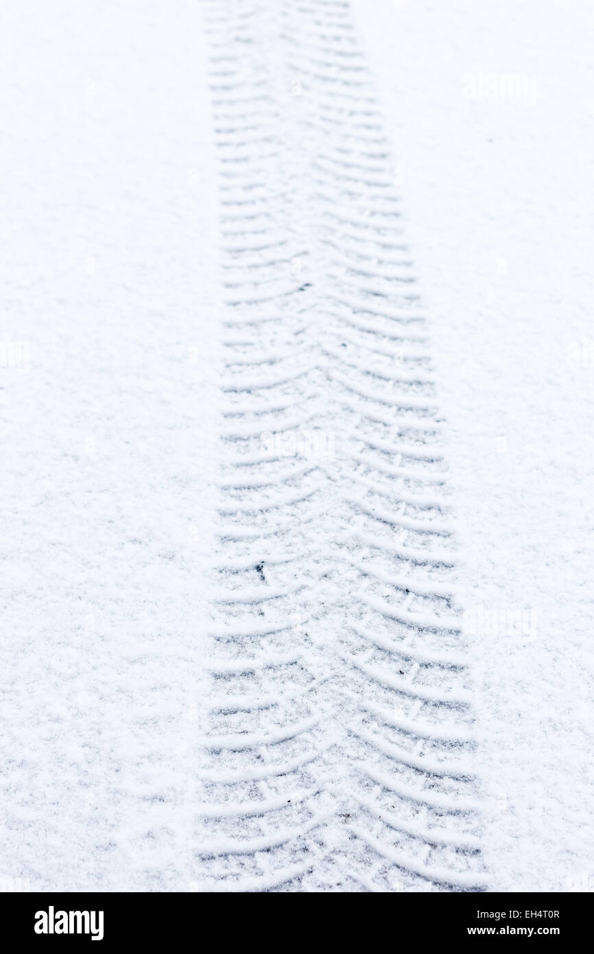 Car tire tracks hi-res stock photography and images - Alamy