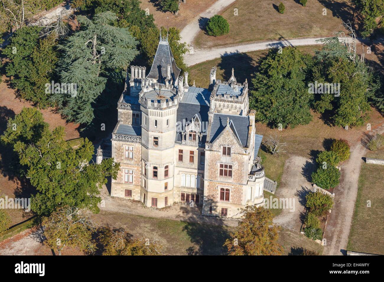 France, Gironde, Cussac Fort Medoc, Chateau Lachesnay (aerial view ...