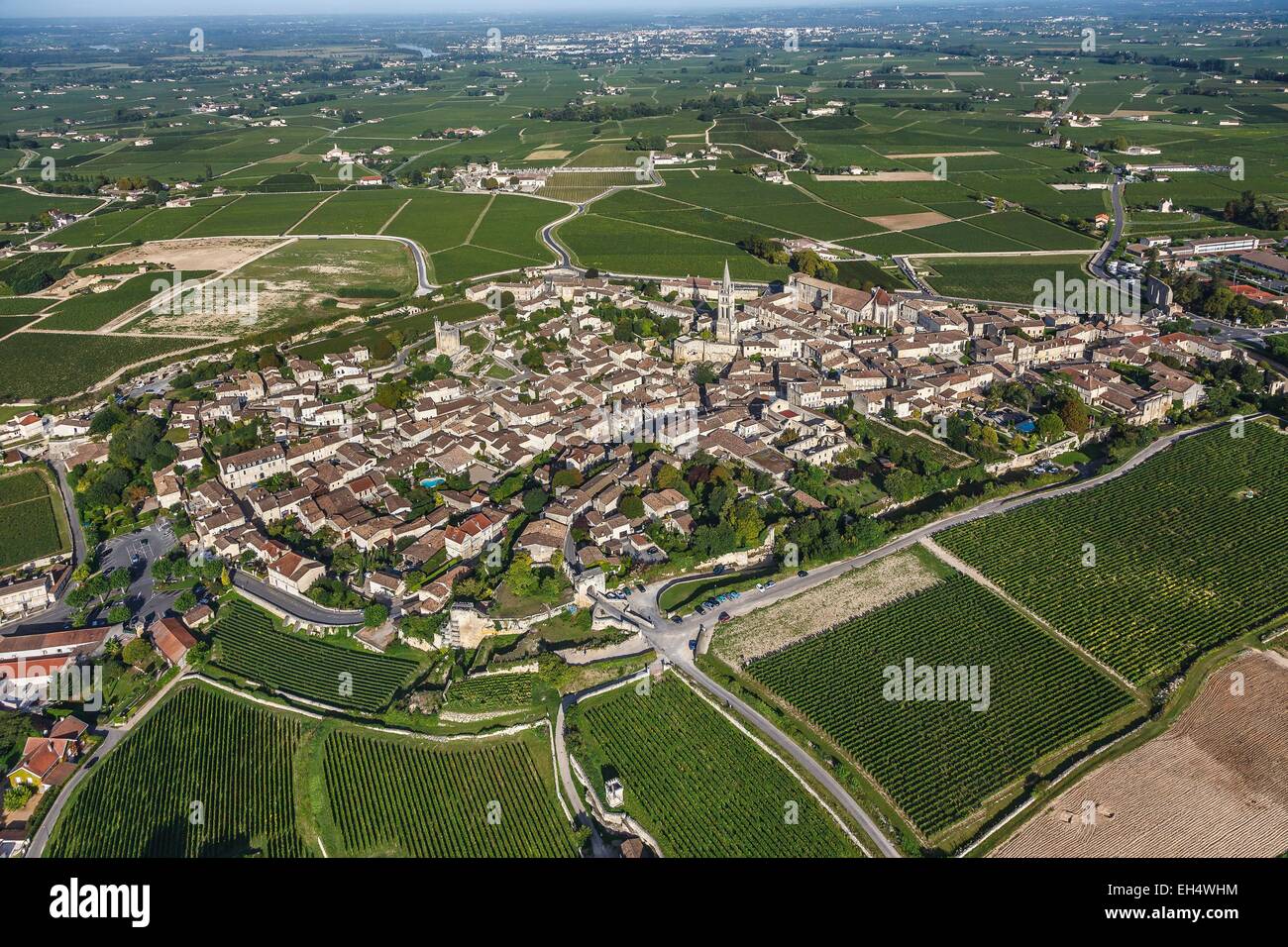 Gironde village of saint emilion hi-res stock photography and images ...