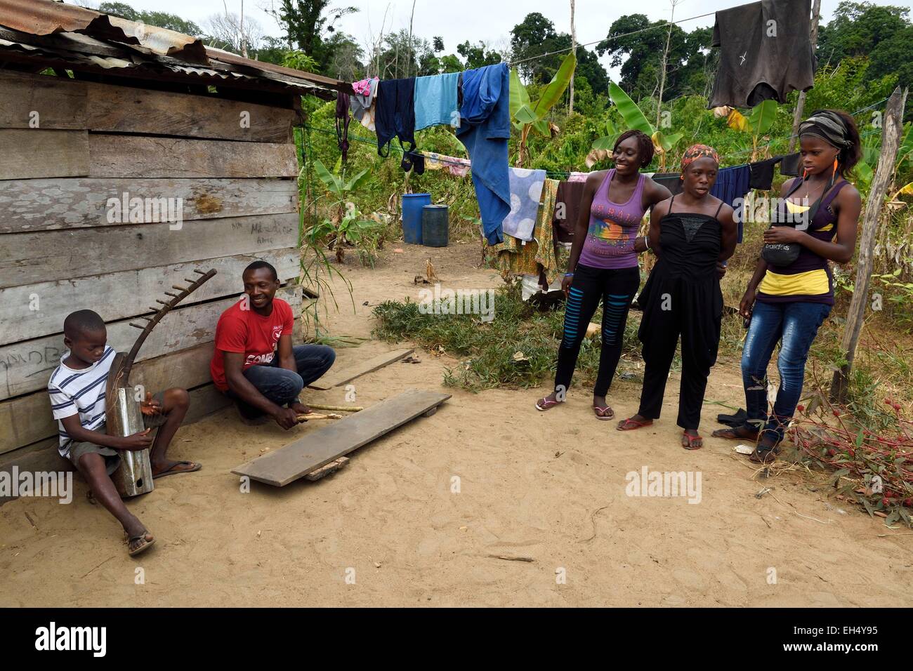 Gabon, Ogooue-Maritime Province, Omboue, Loango region, African harp n ...