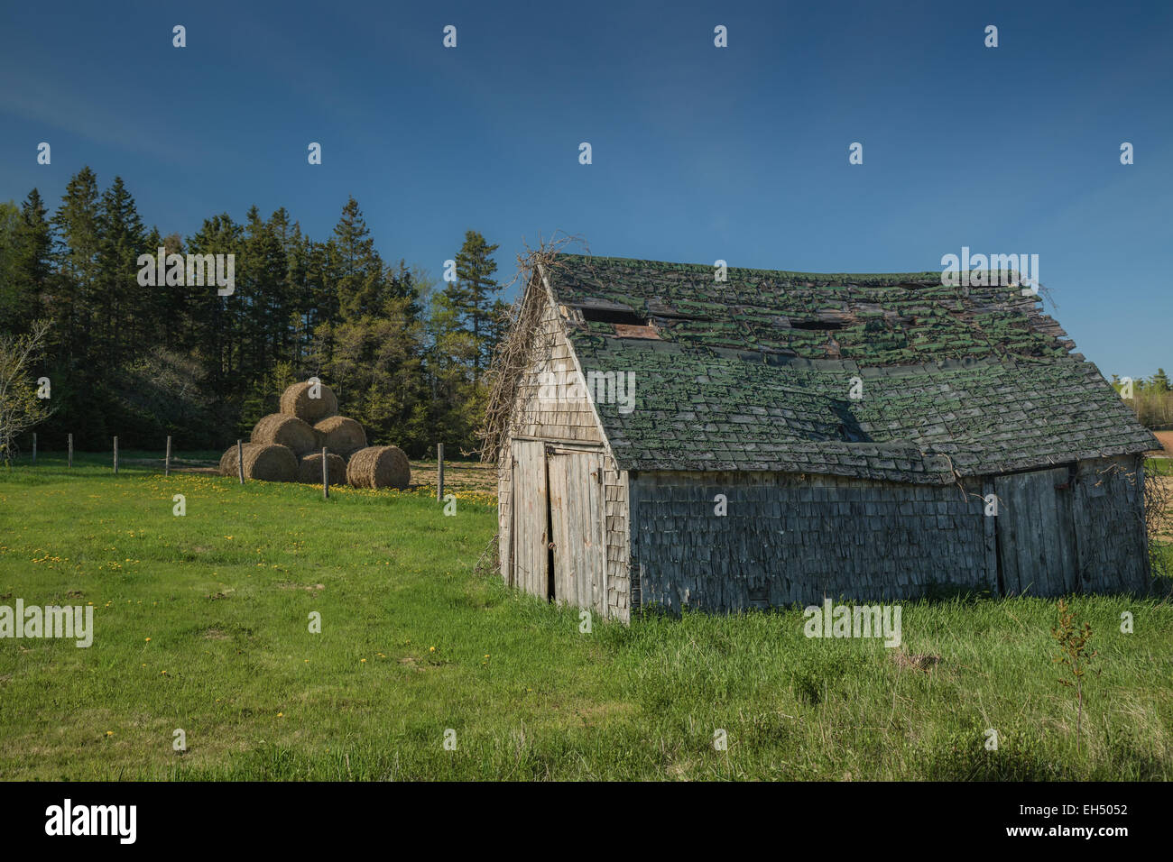 Old falling down barn in hi-res stock photography and images - Alamy
