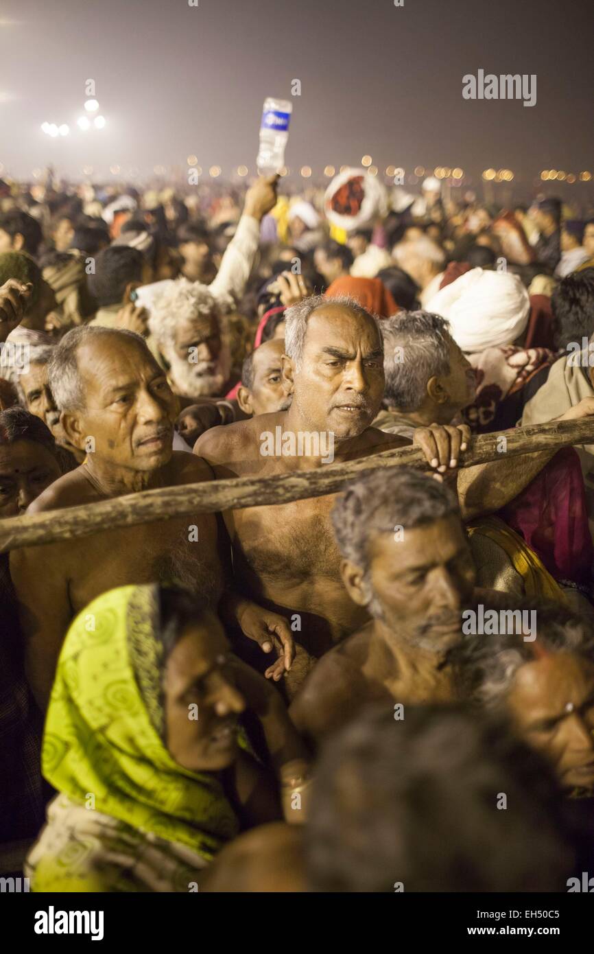 Kumbh mela crowd hi-res stock photography and images - Alamy