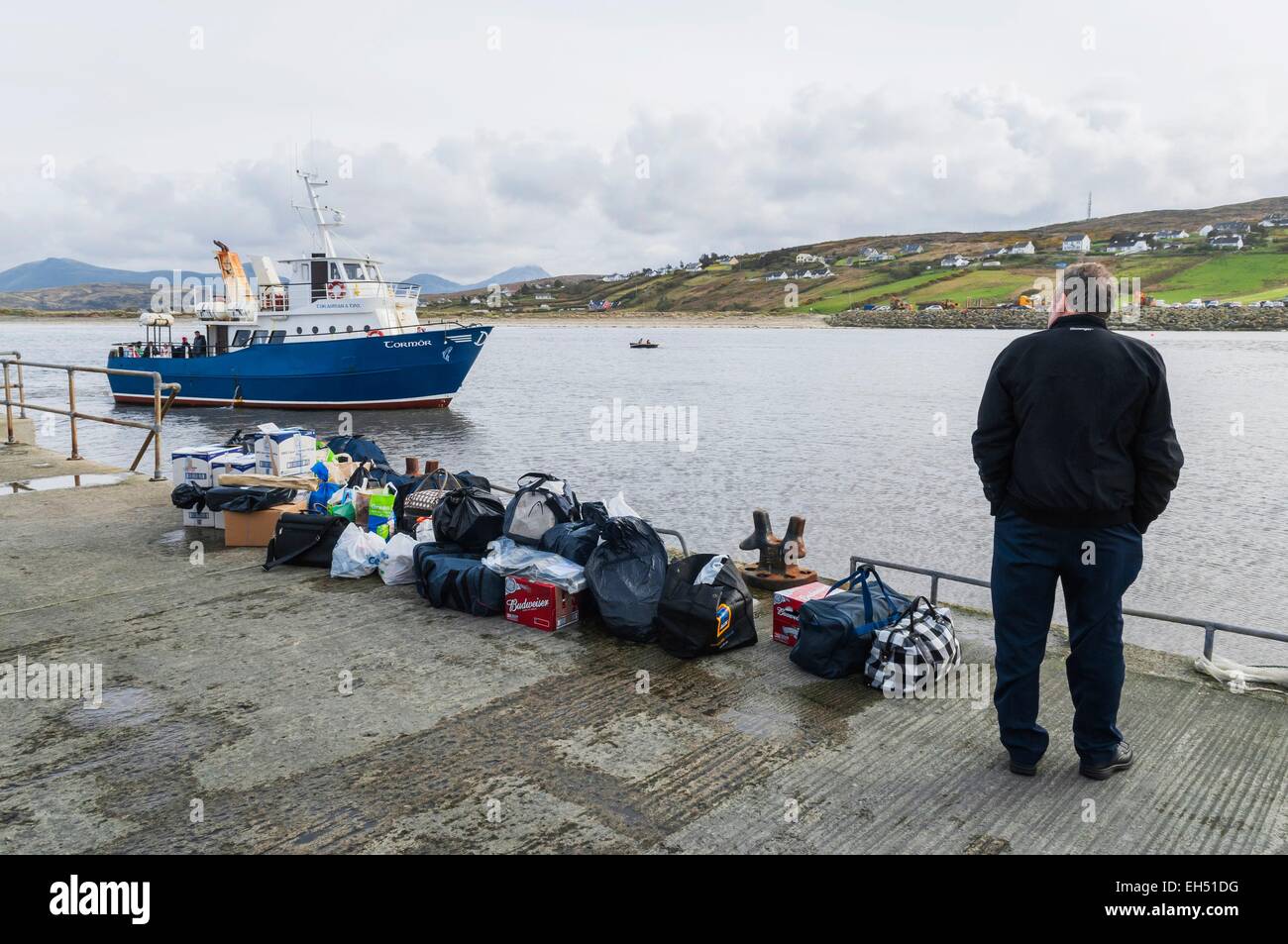 Ireland, Ulster, Donegal County, harbour of Magheraroarty, channel boat ...