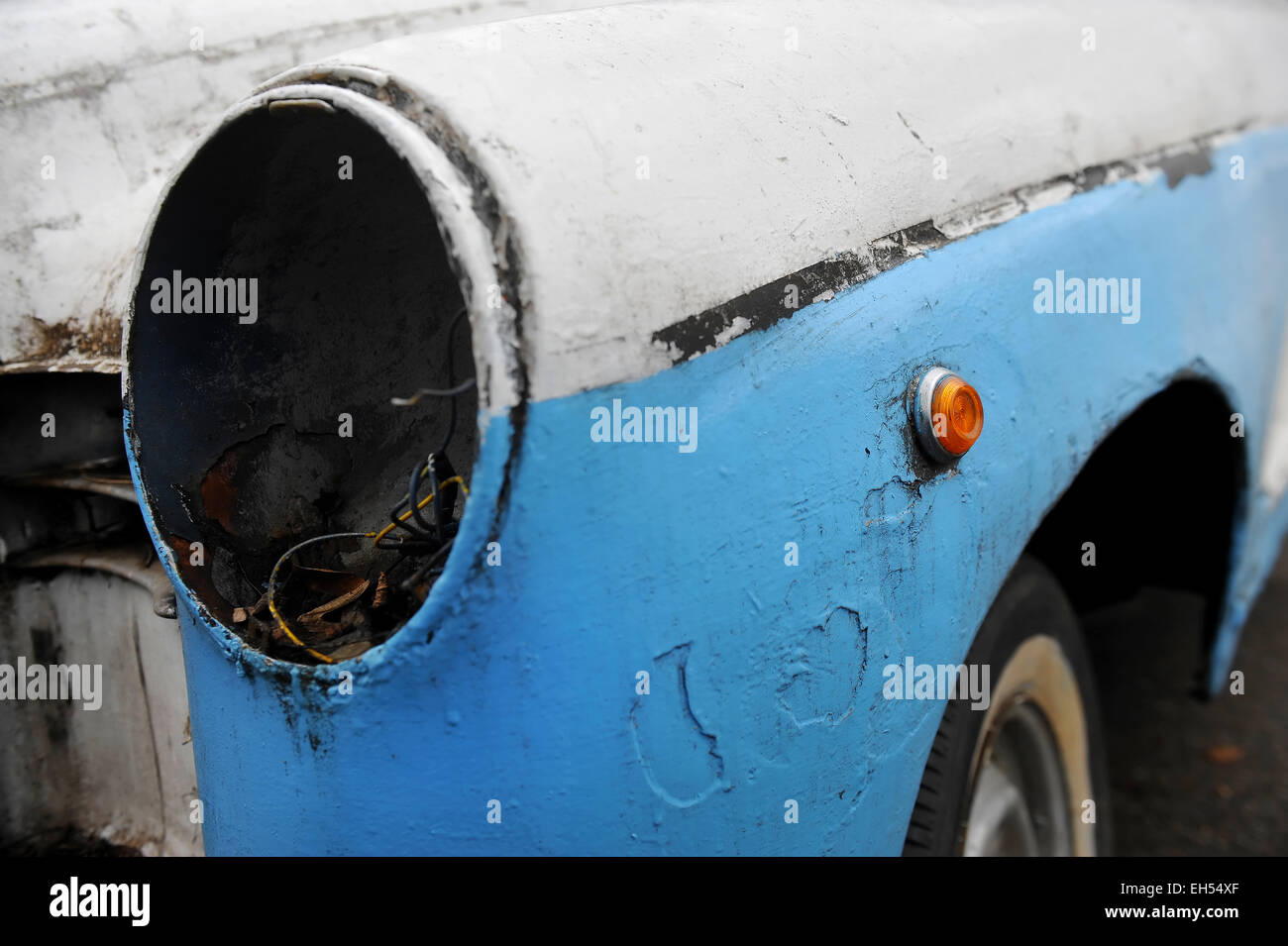 Car headlight detail hi-res stock photography and images - Alamy