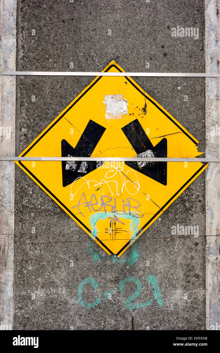 Diverging sign hi-res stock photography and images - Alamy