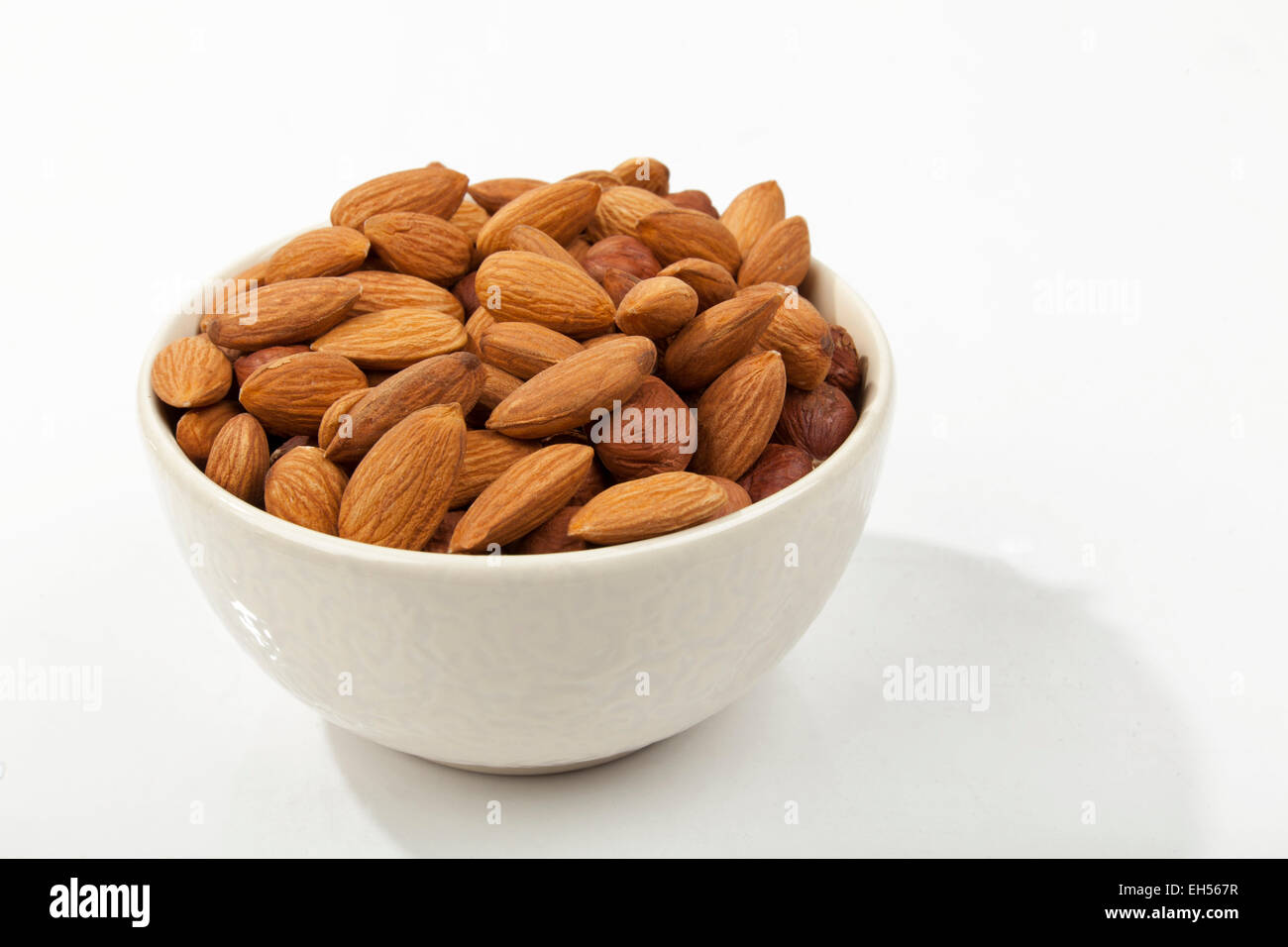 Bunch of almonds hi-res stock photography and images - Alamy