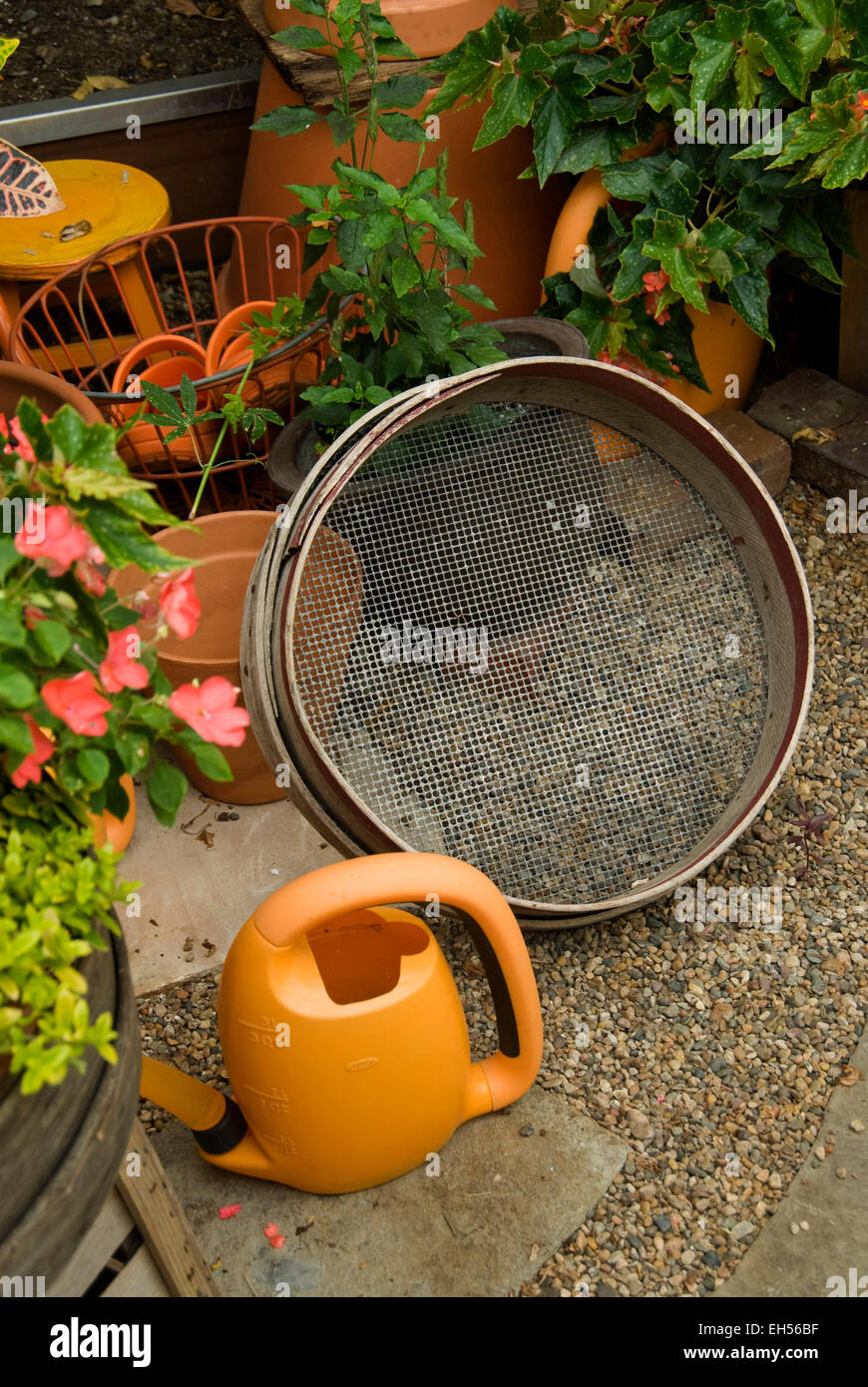 Watering can tools hi-res stock photography and images - Alamy