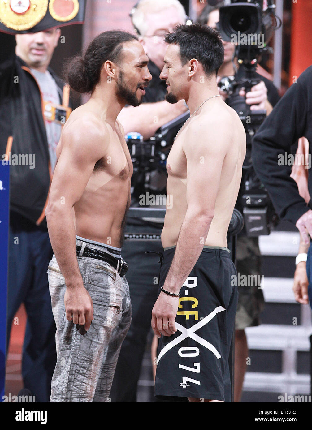 Las Vegas, Nevada, USA. 6th Mar, 2015. Boxers Keith Thurman and Robert ...