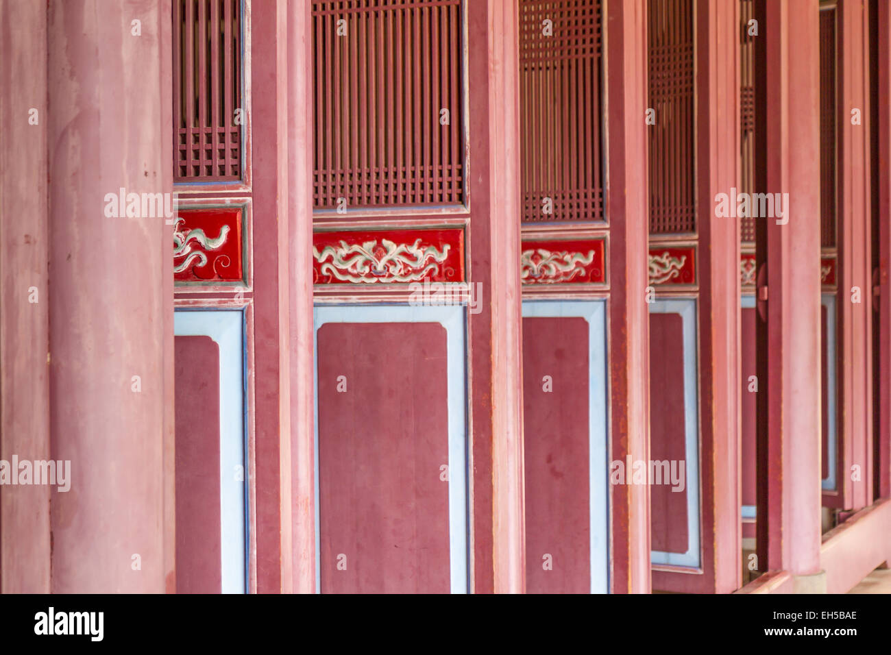 Chinese doors hi-res stock photography and images - Alamy