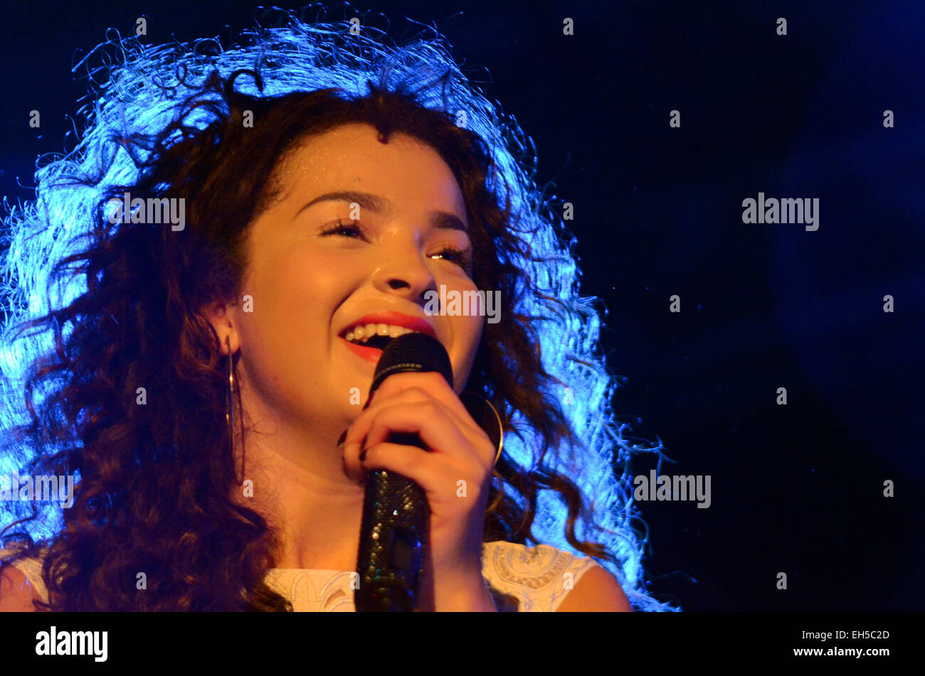 Ella eyre singer hi-res stock photography and images - Alamy