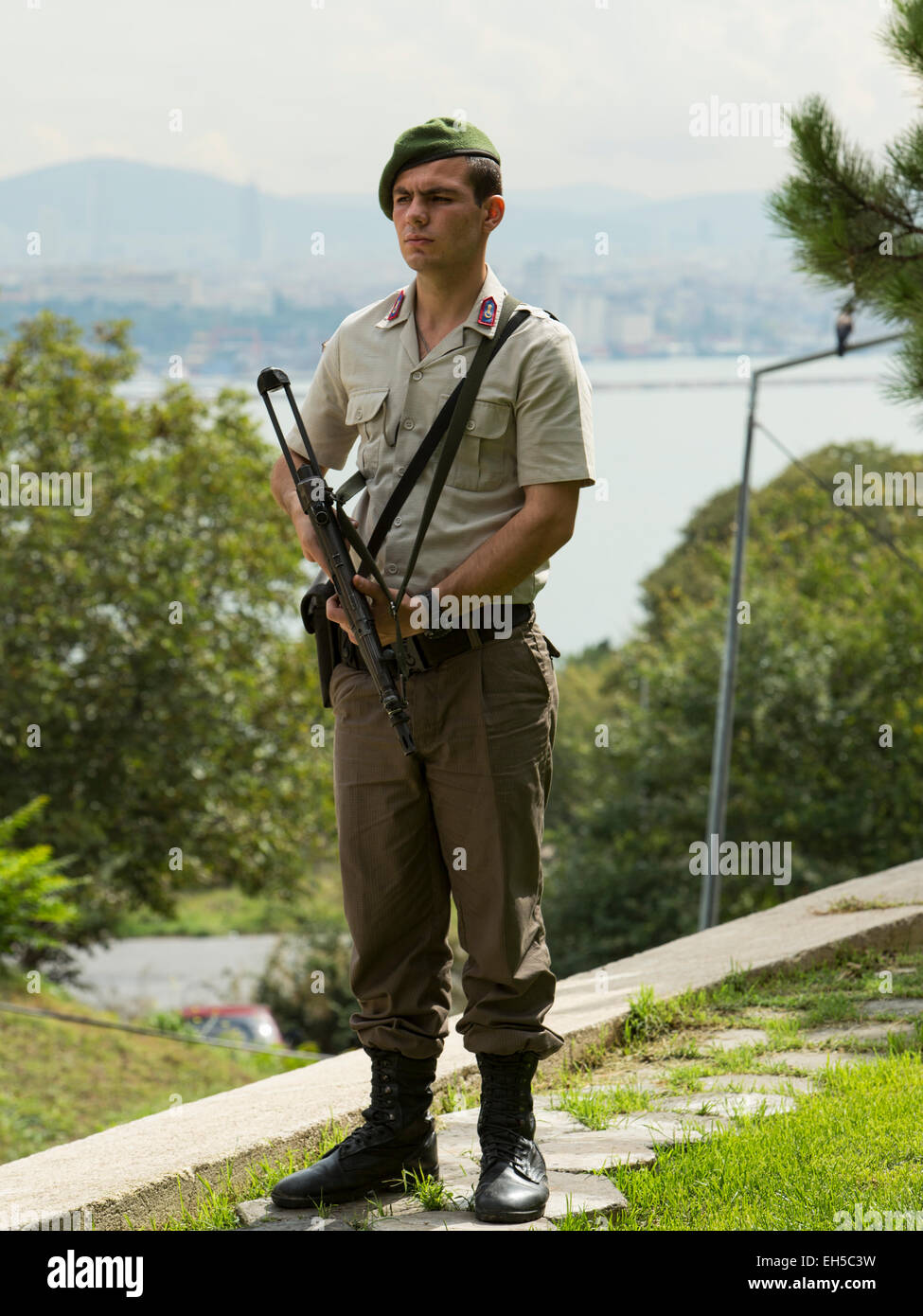 Istanbul, Turkey Topkapi Palace guard Stock Photo - Alamy