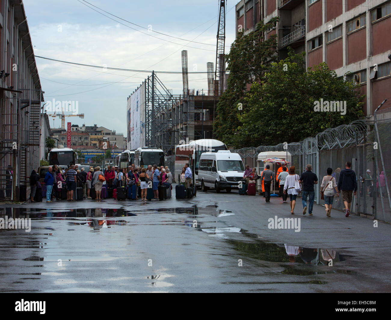 Istanbul Turkey cruise ship passengers waiting in line Stock Photo - Alamy
