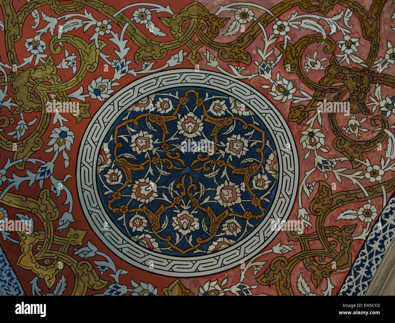 Kopkapi palace, Istanbul, Turkey decorative painted ceiling Stock Photo ...