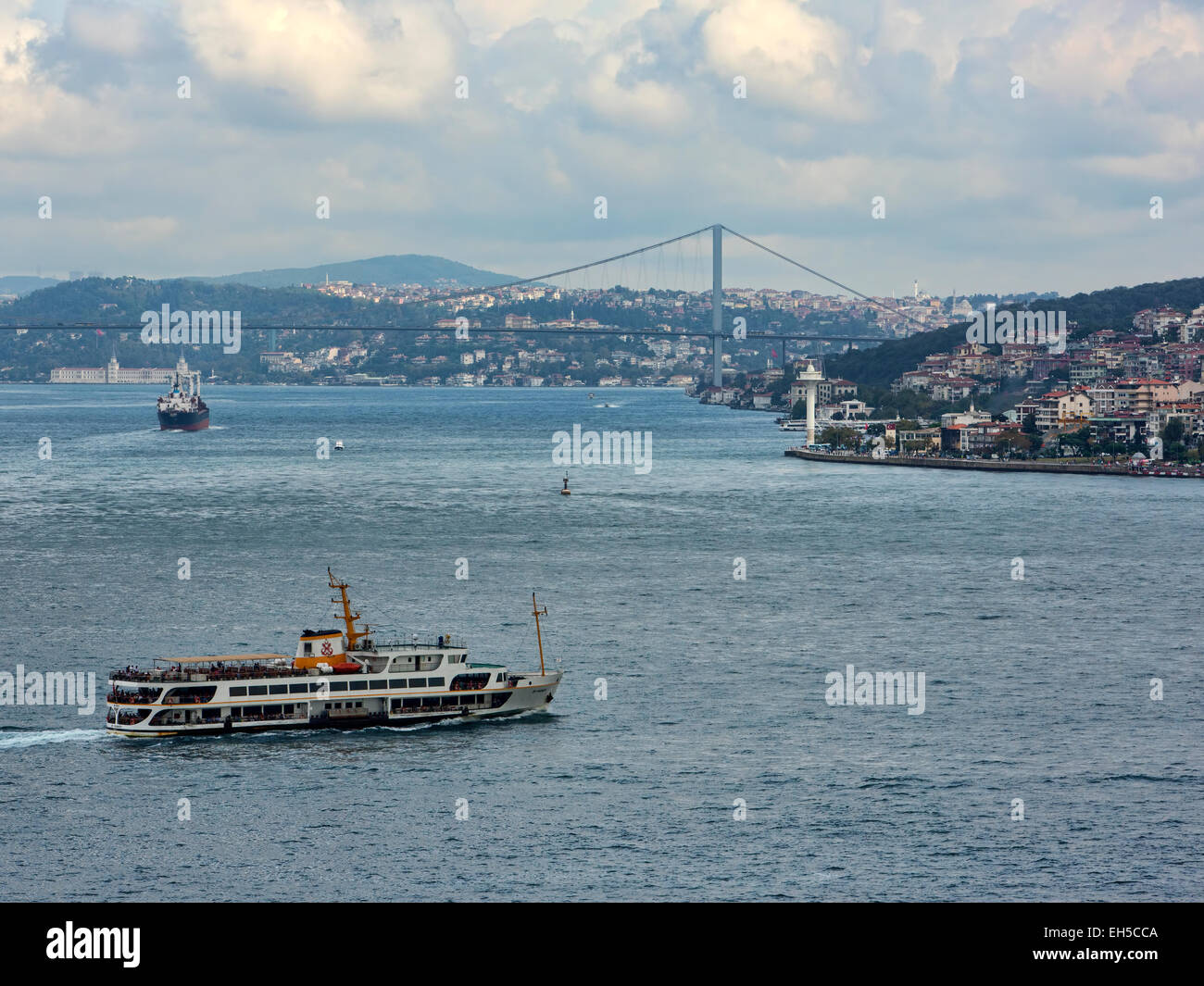 Istanbul, Turkey ferry boat bridge Bosphorus Strait Stock Photo - Alamy