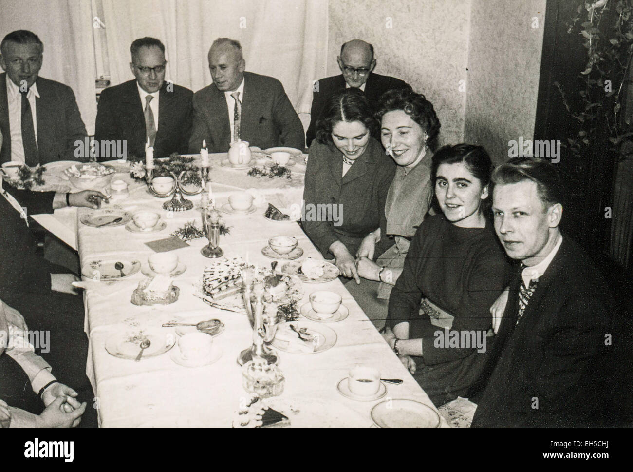 1950s tea party hi-res stock photography and images - Alamy