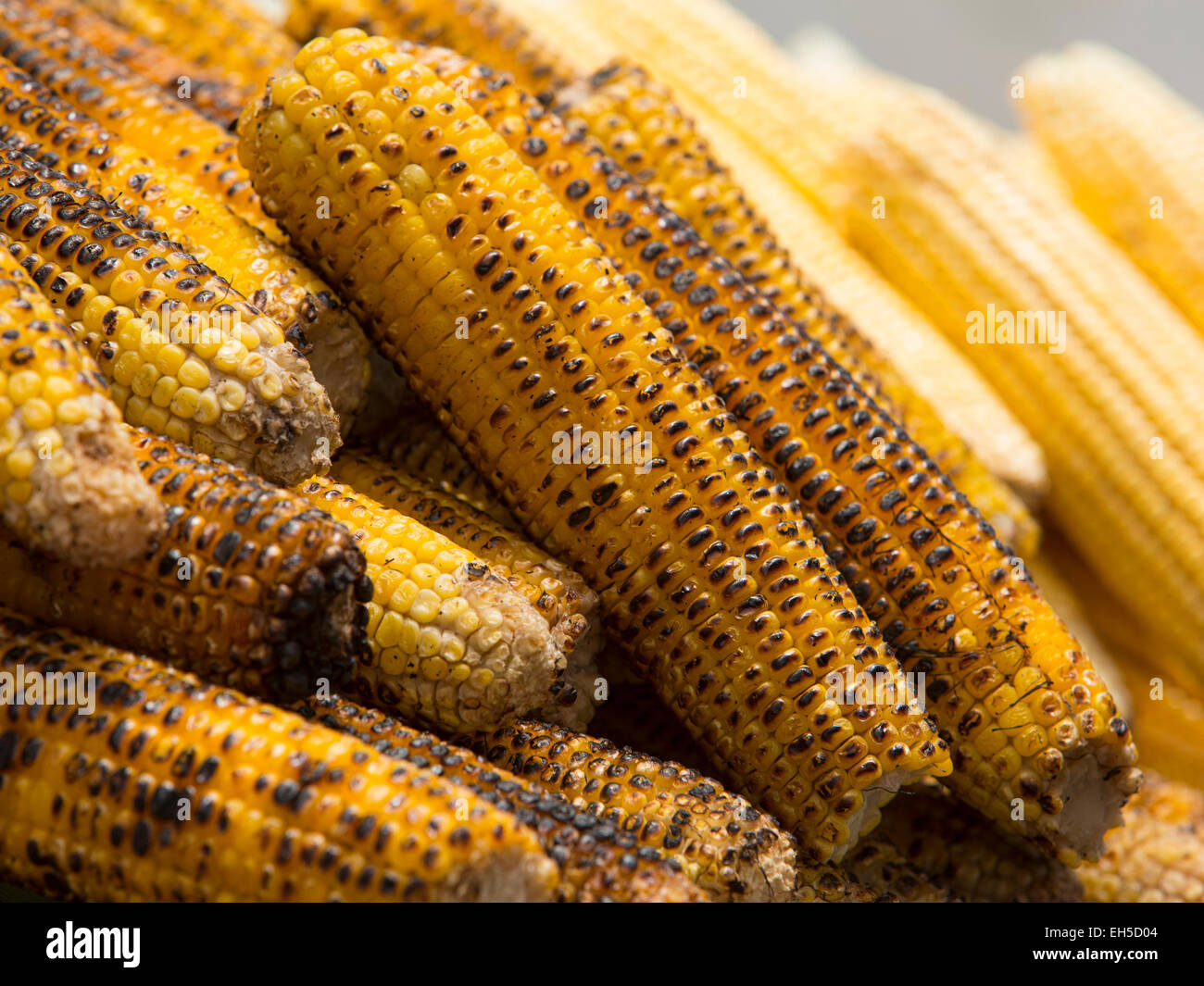 Istanbul, Turkey Grand Bazaar food cart roaster corn Stock Photo - Alamy