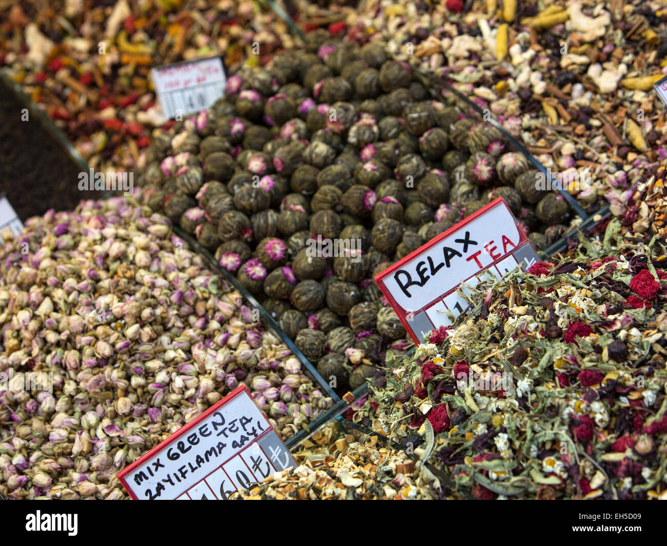 Istanbul, Turkey Grand Bazaar herbs tea Stock Photo - Alamy