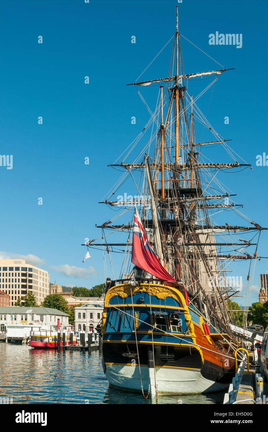 Endeavour hi-res stock photography and images - Alamy