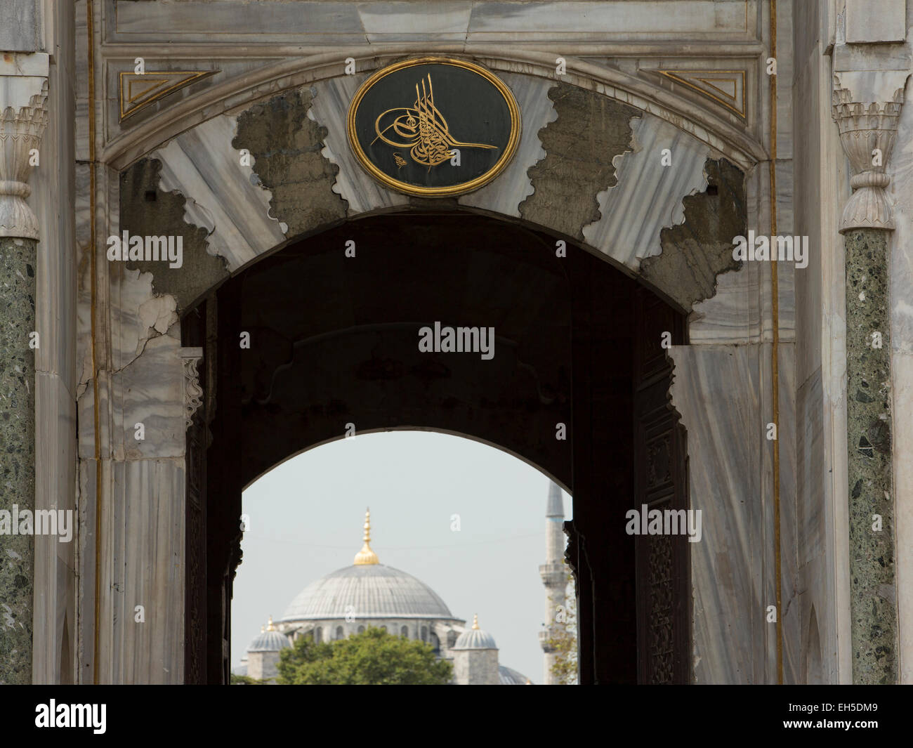Istanbul, Turkey Topkapi Palace gate to Mosque Stock Photo - Alamy