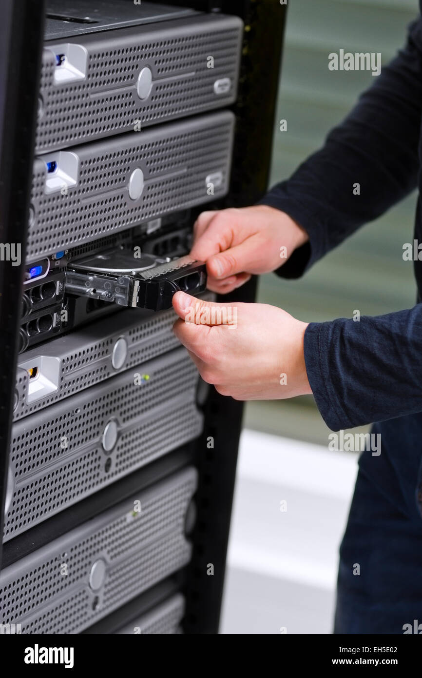 It engineer / consultant working in a data center. Install a new ...