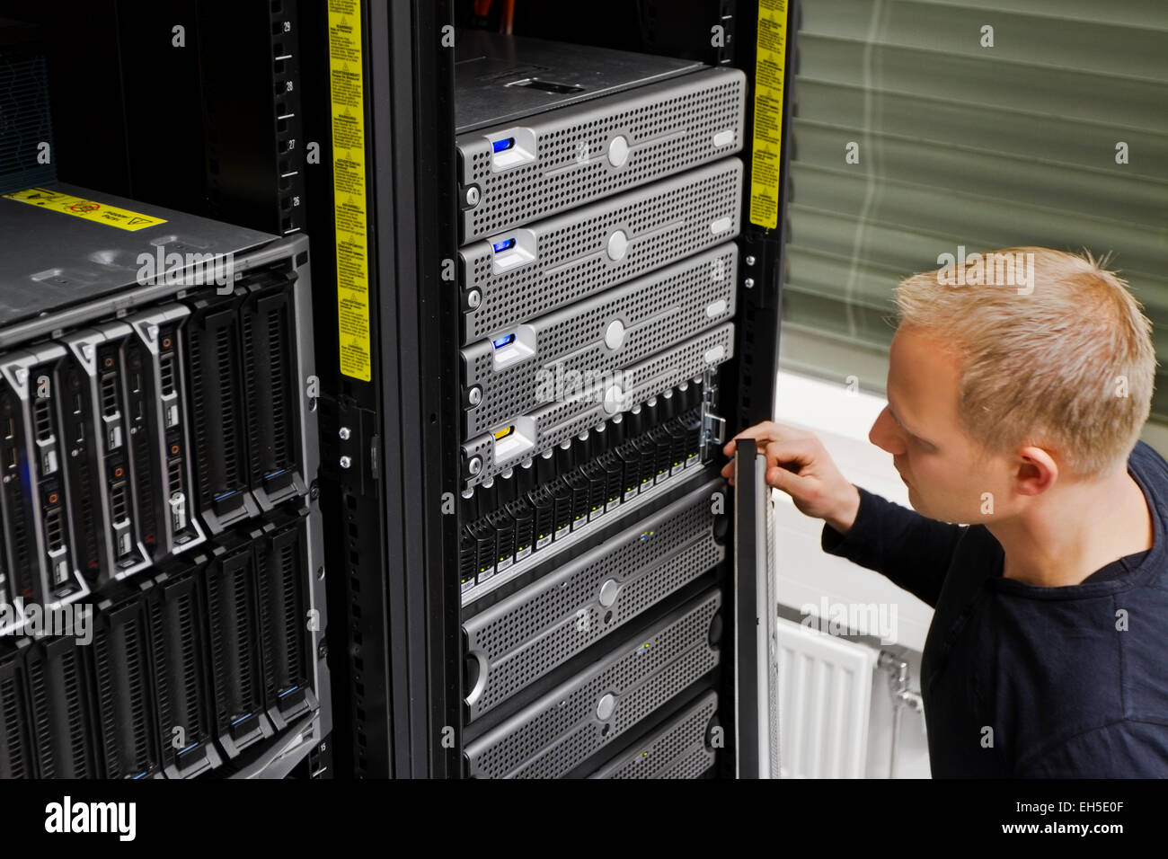 San Storage Area Network High Resolution Stock Photography and Images ...