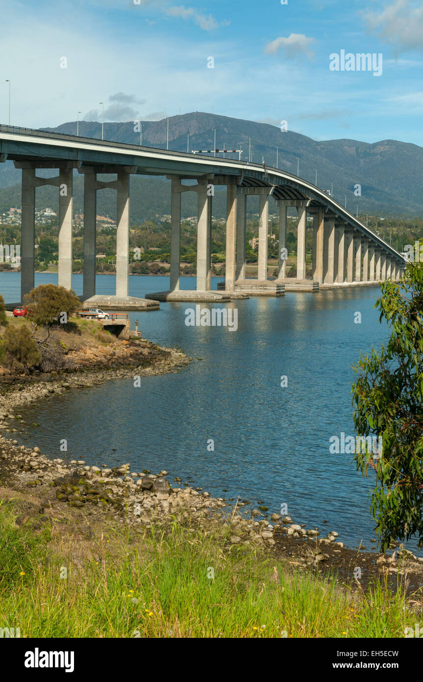 Bridge river derwent tasmania australia hi-res stock photography and ...