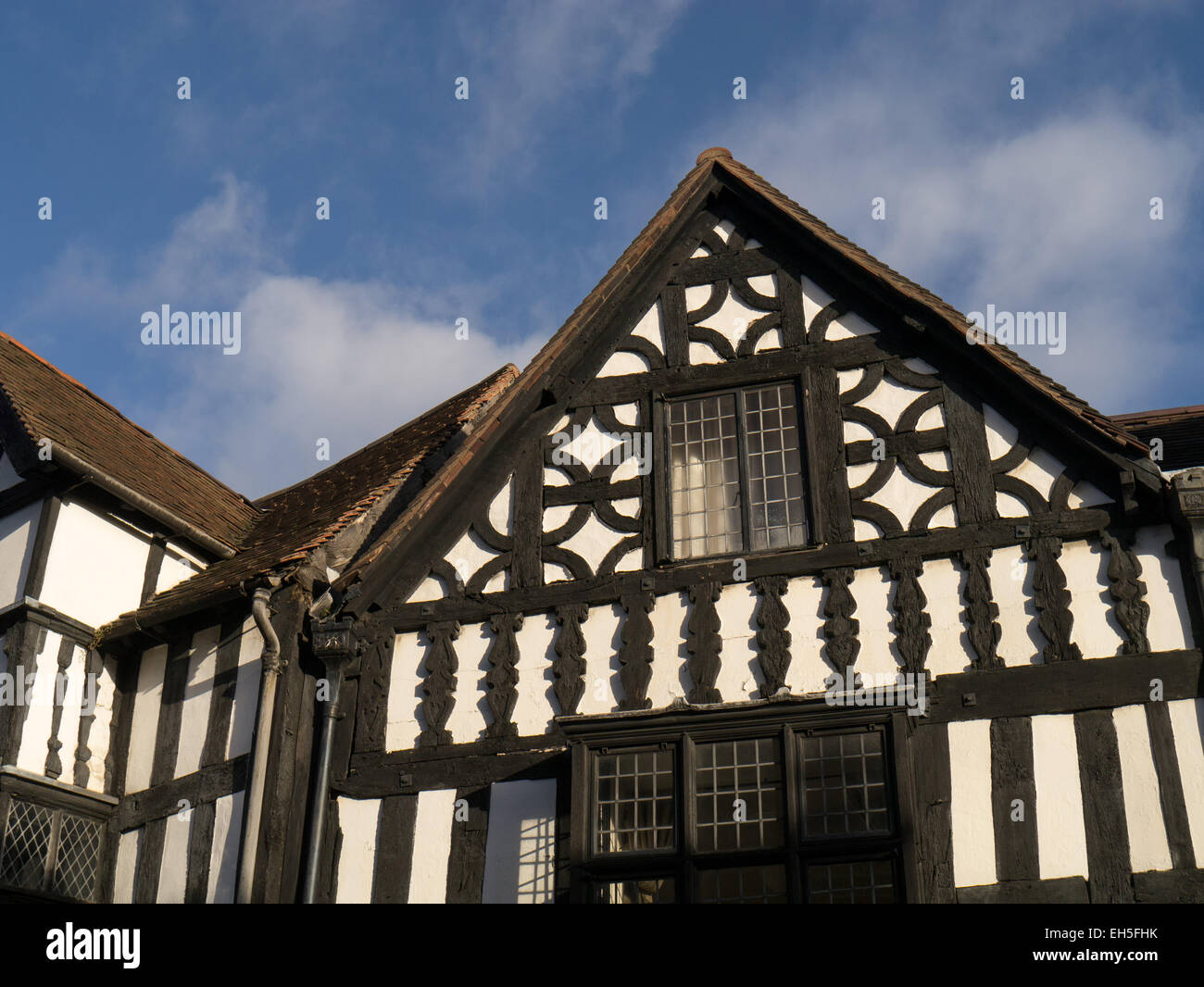 Timber framed gable hi-res stock photography and images - Alamy