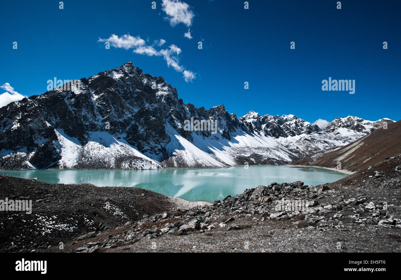 Sacred Lake and peak near Gokyo in Himalayas. Altitude 4800 m Stock ...