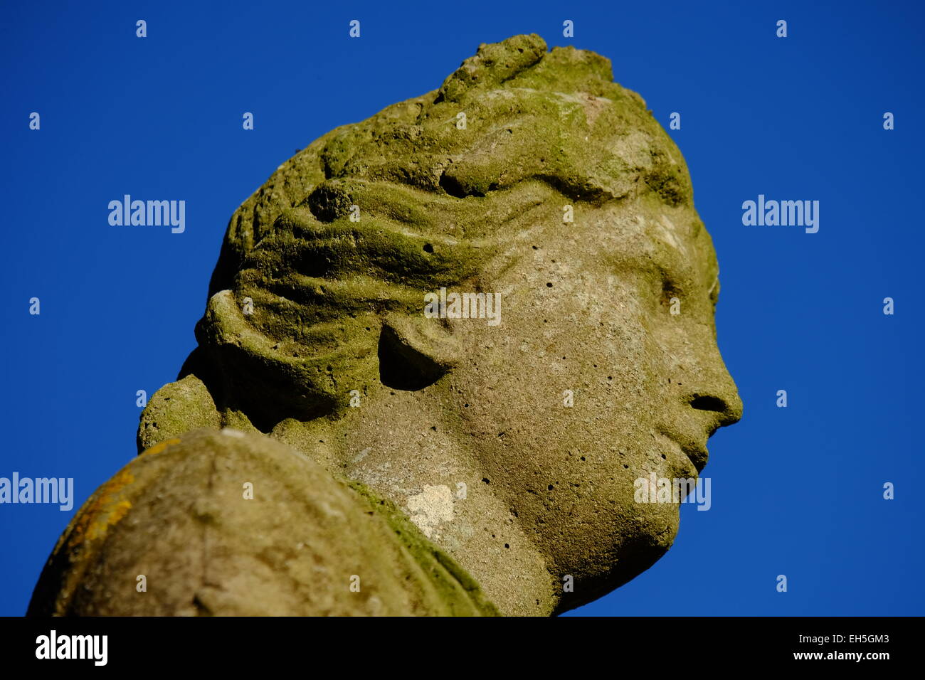 Statue of a lady Stock Photo - Alamy