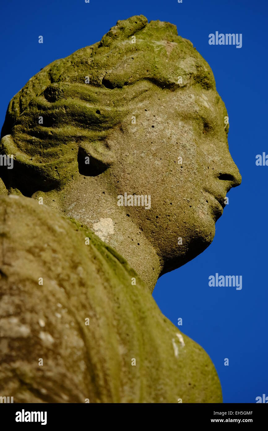 Statue of a lady hi-res stock photography and images - Alamy