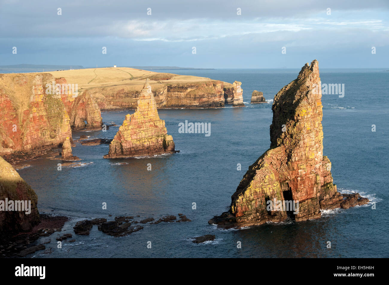 The Stacks of Duncansby and Duncansby Head, near John o'Groats ...