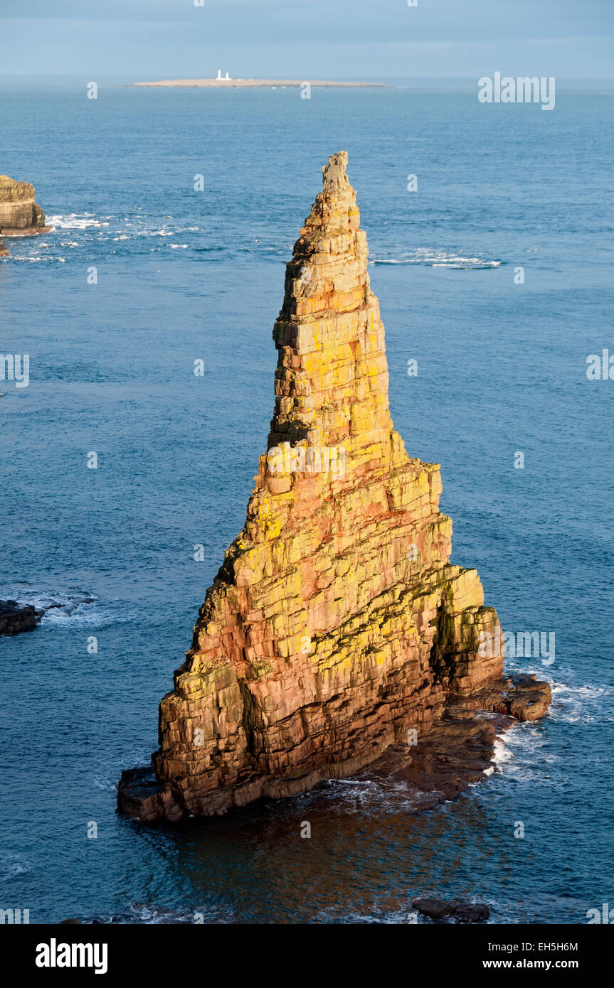 One of the Stacks of Duncansby, off Duncansby Head, near John o'Groats ...