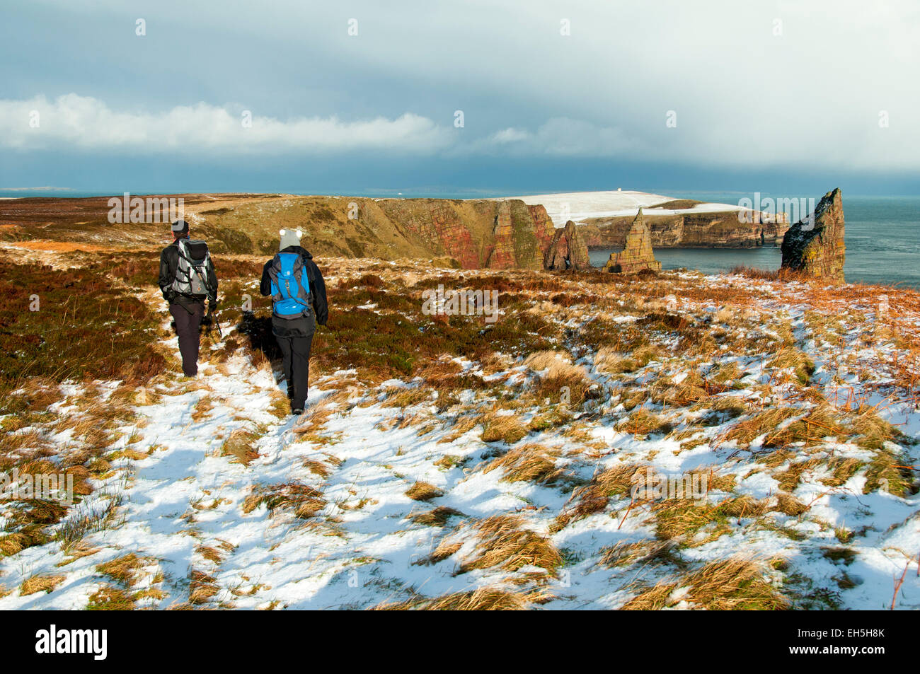 Cliff stacks hi-res stock photography and images - Alamy