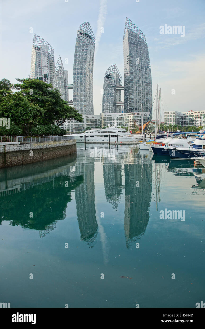 Reflections at Keppel Bay Stock Photo - Alamy