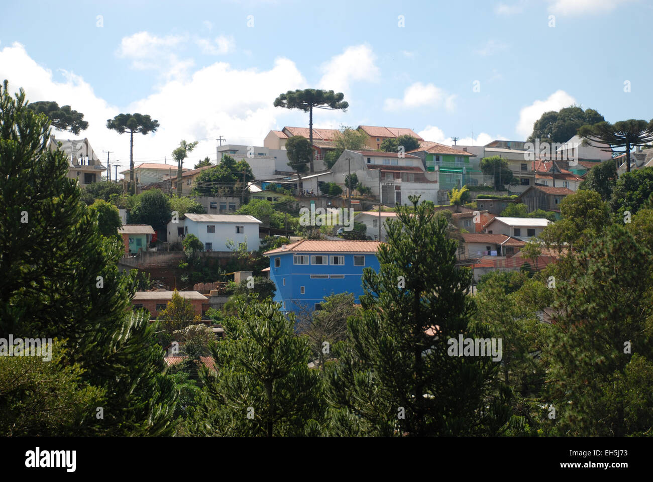 Neighbor houses hi-res stock photography and images - Alamy