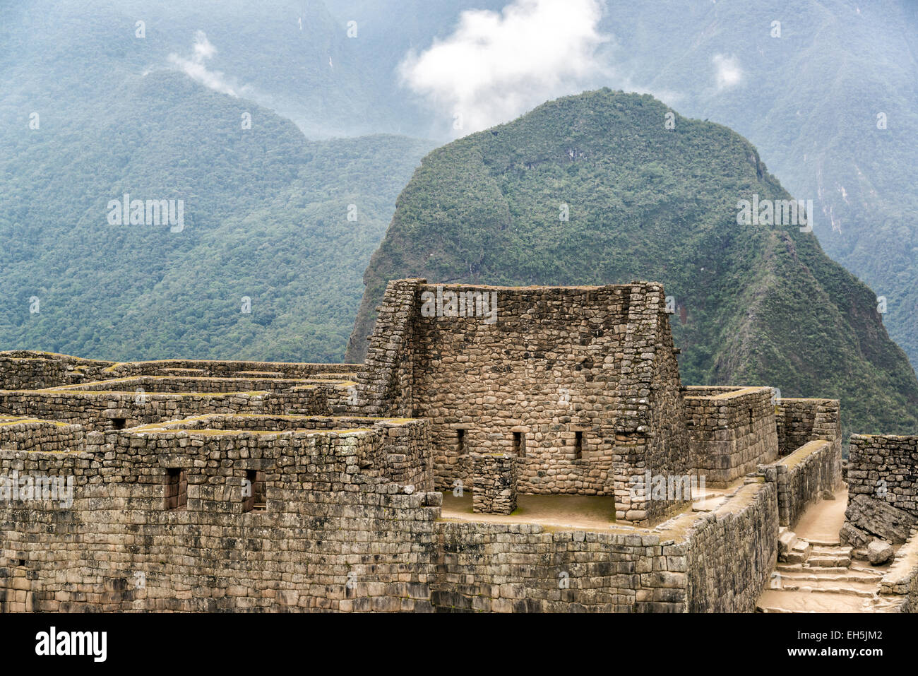 Ruins of the Incan citadel of Machu Picchu Stock Photo - Alamy