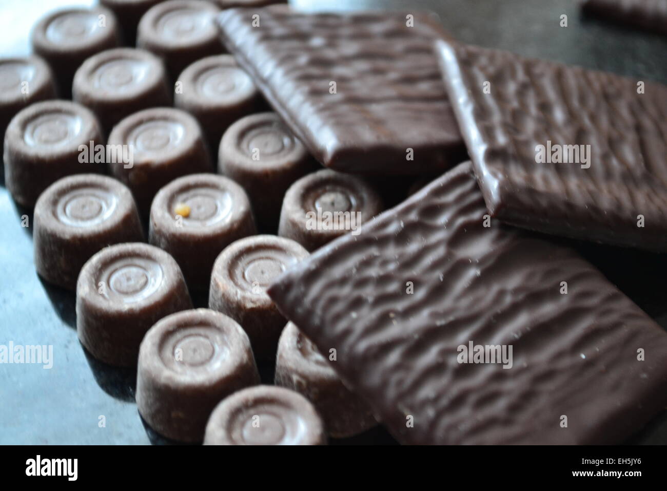 Squared chocolates hi-res stock photography and images - Alamy