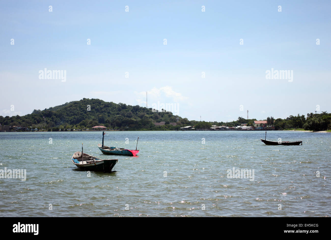Moored small fishing boats hi-res stock photography and images - Alamy