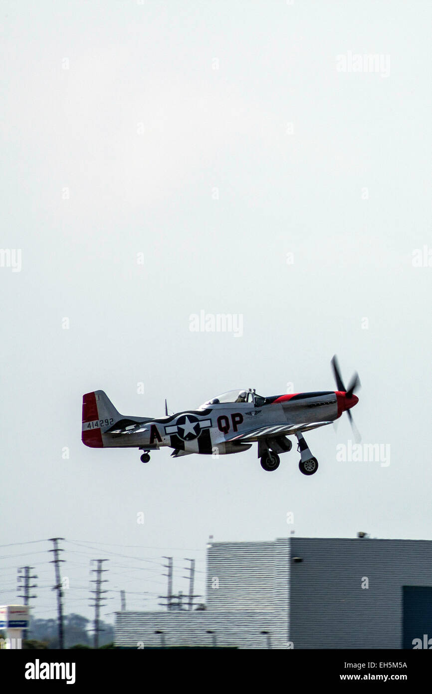 A North American P-51 Mustang taking off at the 2011 Wings Over ...