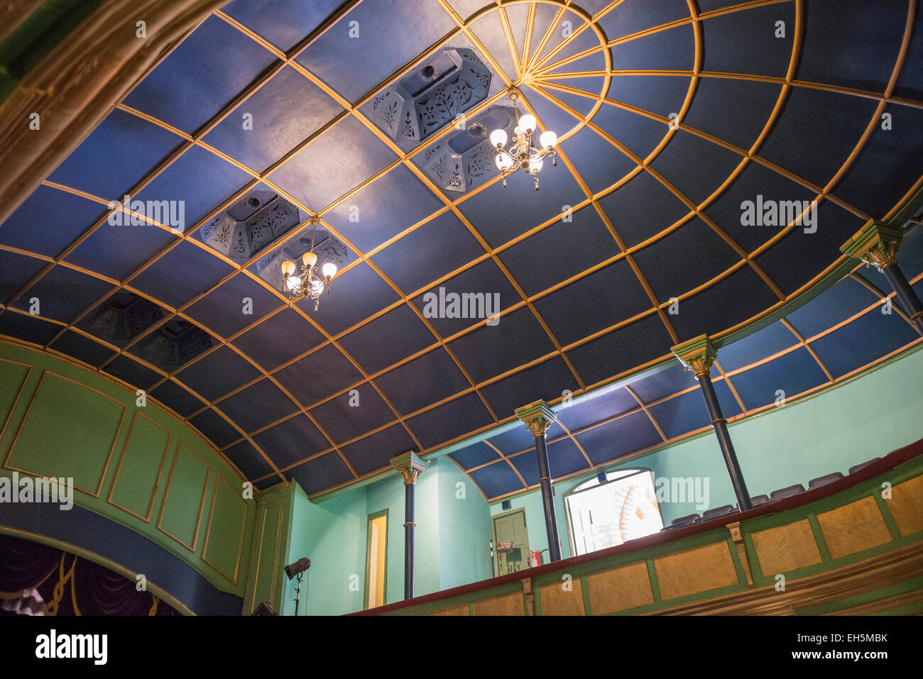 Victorian theatre stage hi-res stock photography and images - Alamy