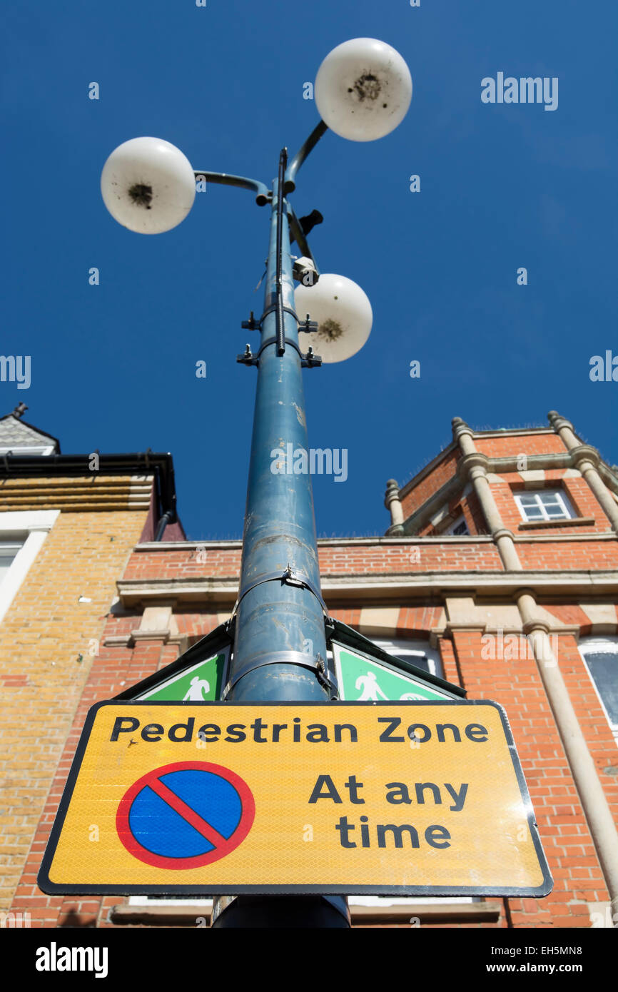 No waiting zone hi-res stock photography and images - Alamy