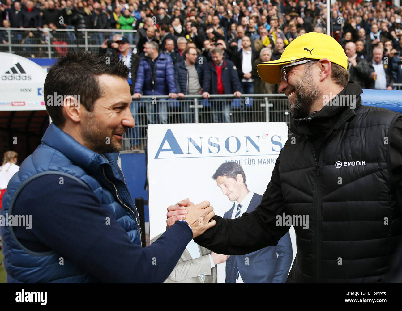 Hamburg's head coach Joe Zinnbauer and Dortmund's head coach Juergen ...
