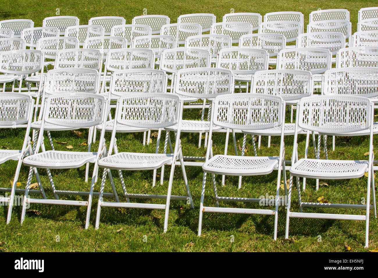 Group chairs hi-res stock photography and images - Alamy