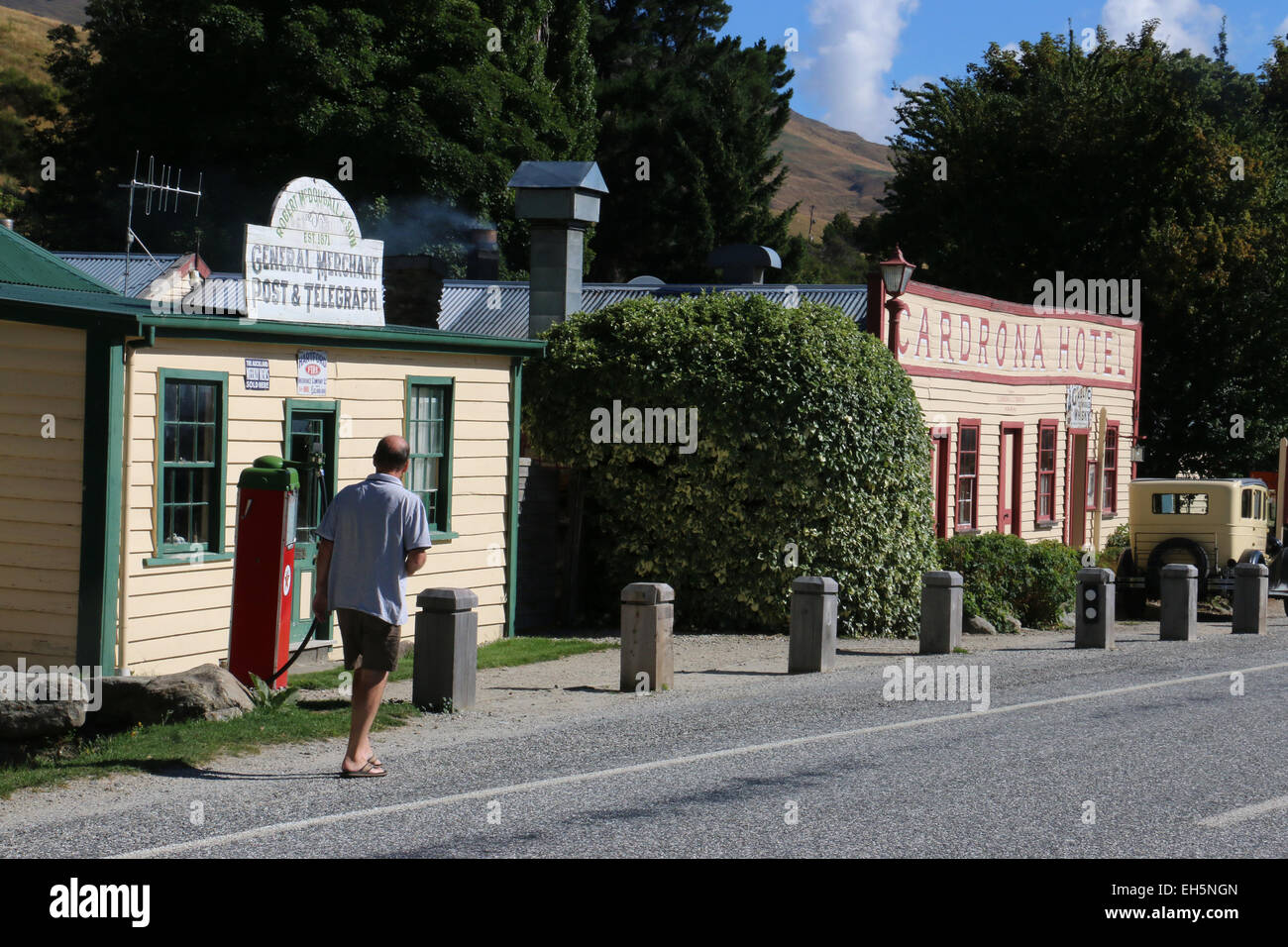 Historic building Cardrona Hotel New Zealand Stock Photo - Alamy