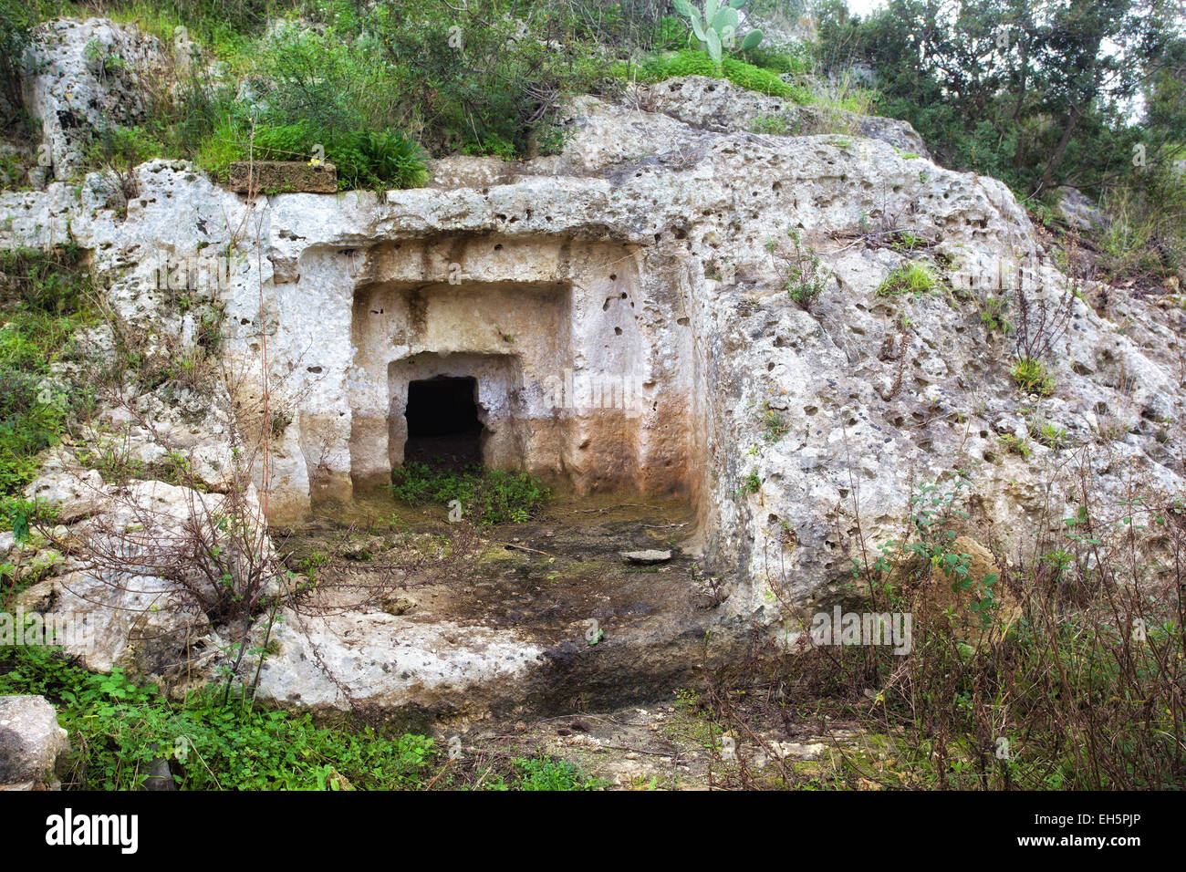 Prehistoric tombs artificial caves (Middle Bronze Age) in Mulinello ...